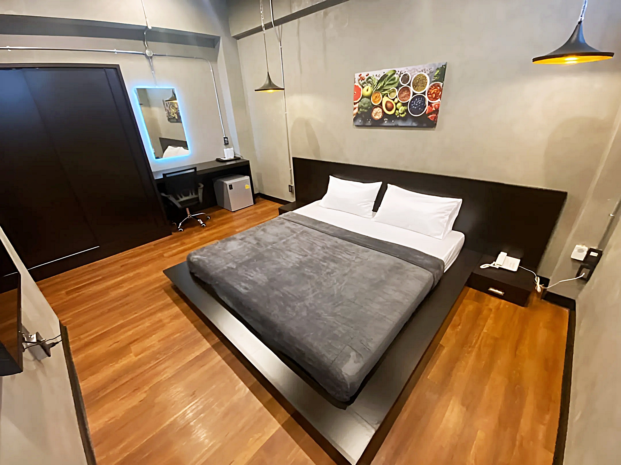 Double Bed – Loft Residence Suphanburi